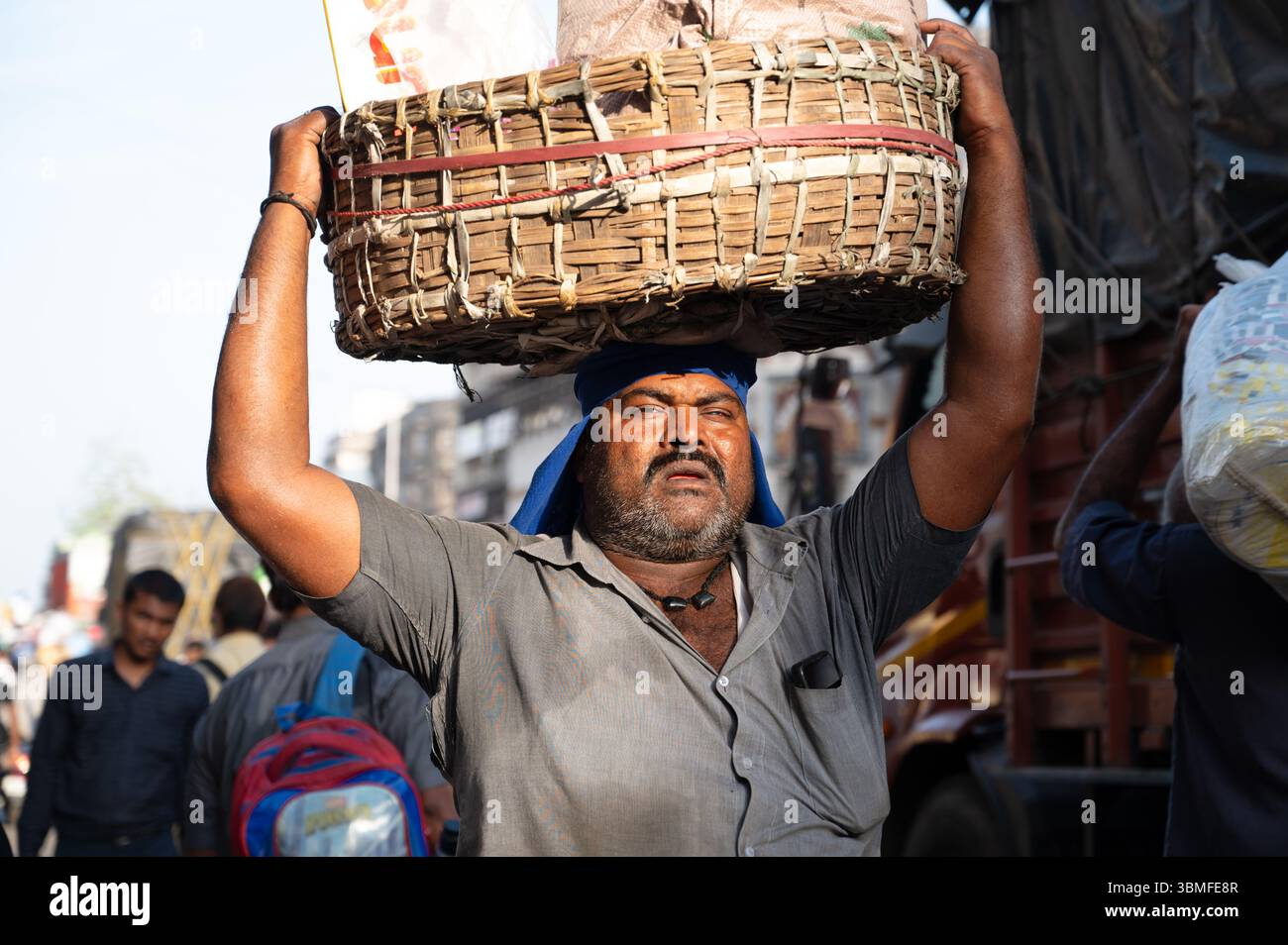 Streets Of Mumbai, Masjid Bunder, India, Small Business And Worker In ...
