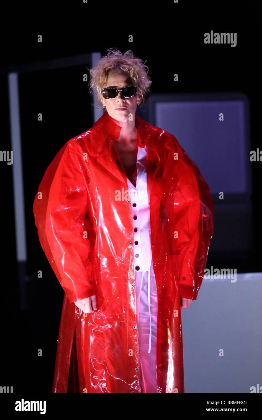 Katja Riemann als Dr. Seraphina Grau während der Fotoprobe für das ...