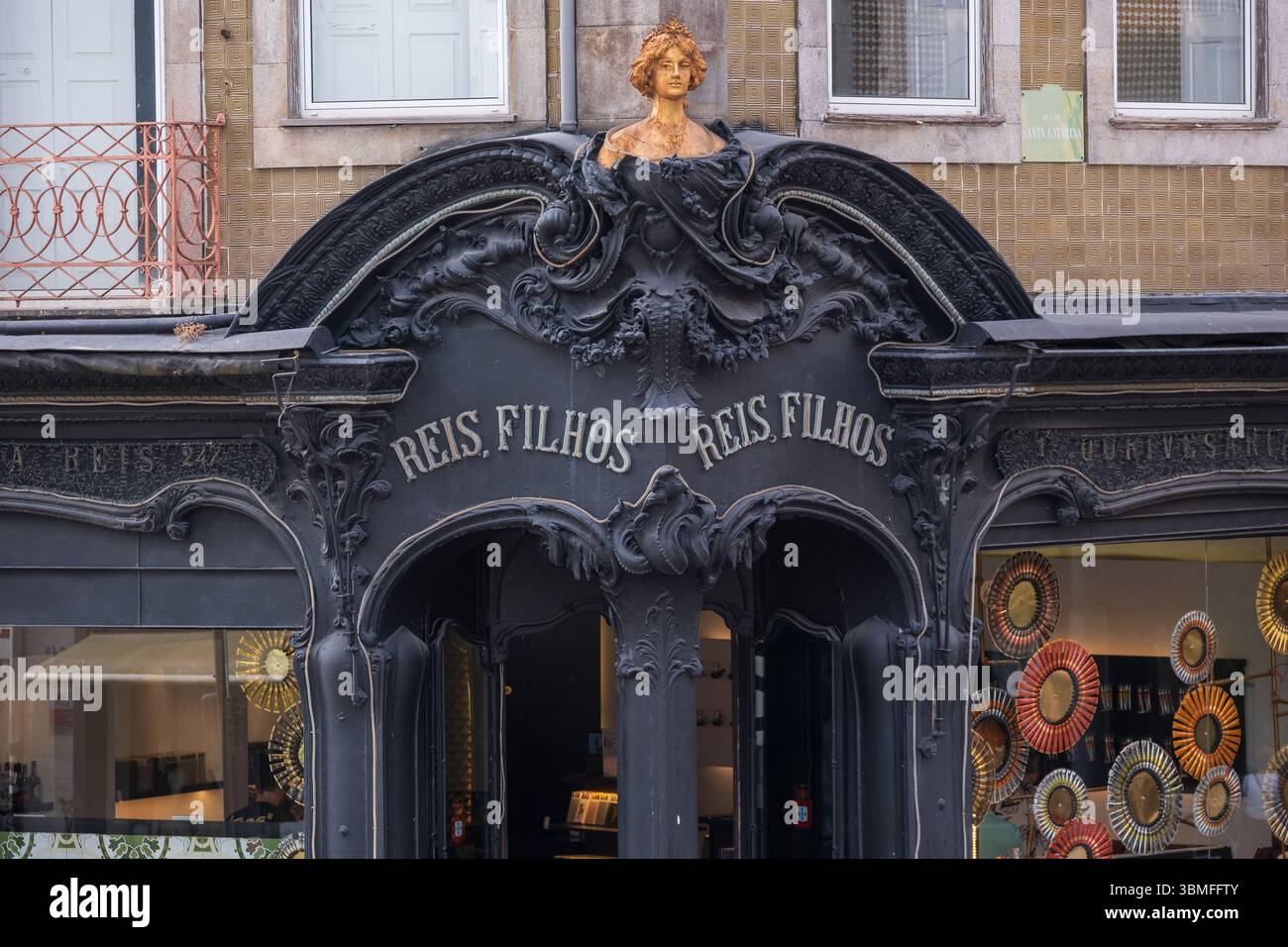 Formerly a jeweller, now a chocolate shop: the traditional Reis Stock ...