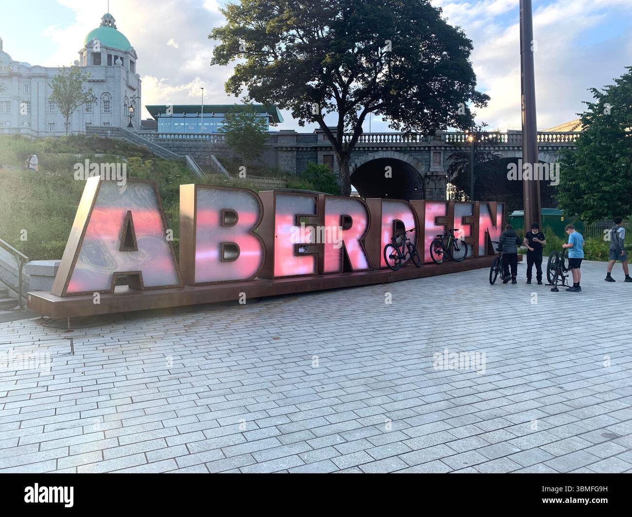 Aberdeen Scotland City Centre gardens garden Park sign signs grass ...