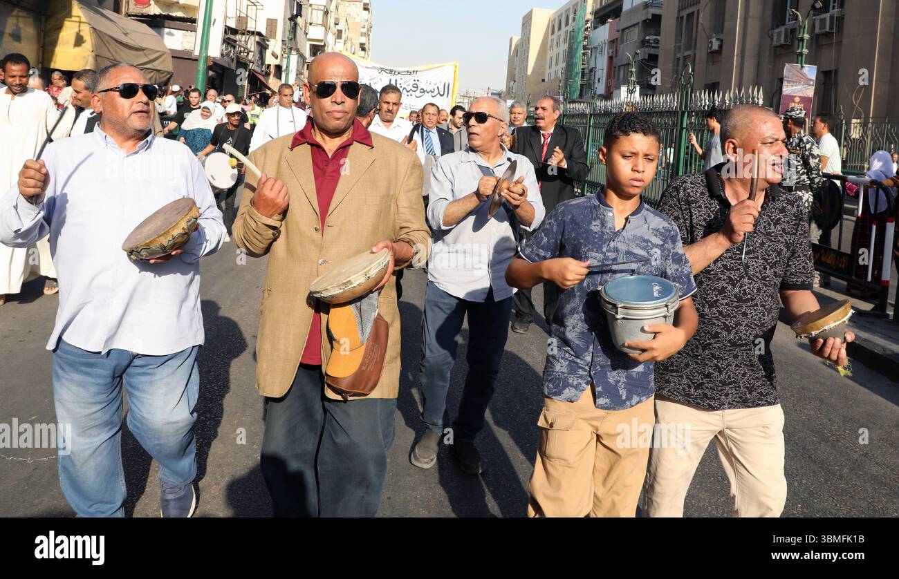 Muslims welcome Islamic New Year in Egypt Egyptian Sufi Muslims chant ...
