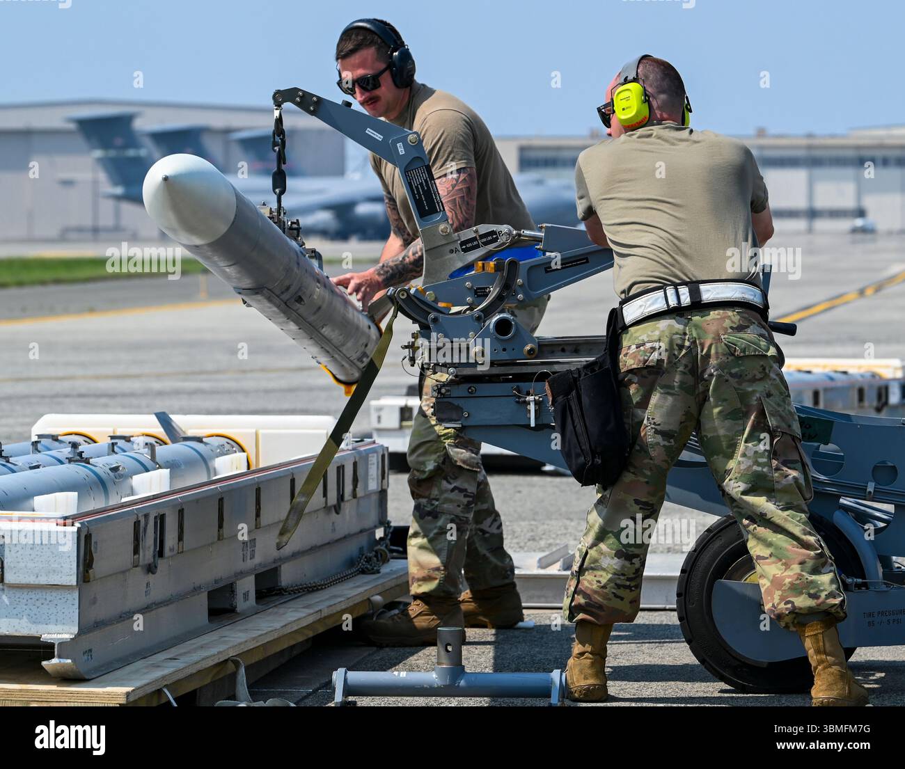 Distributed integrated combat turn hi-res stock photography and images ...