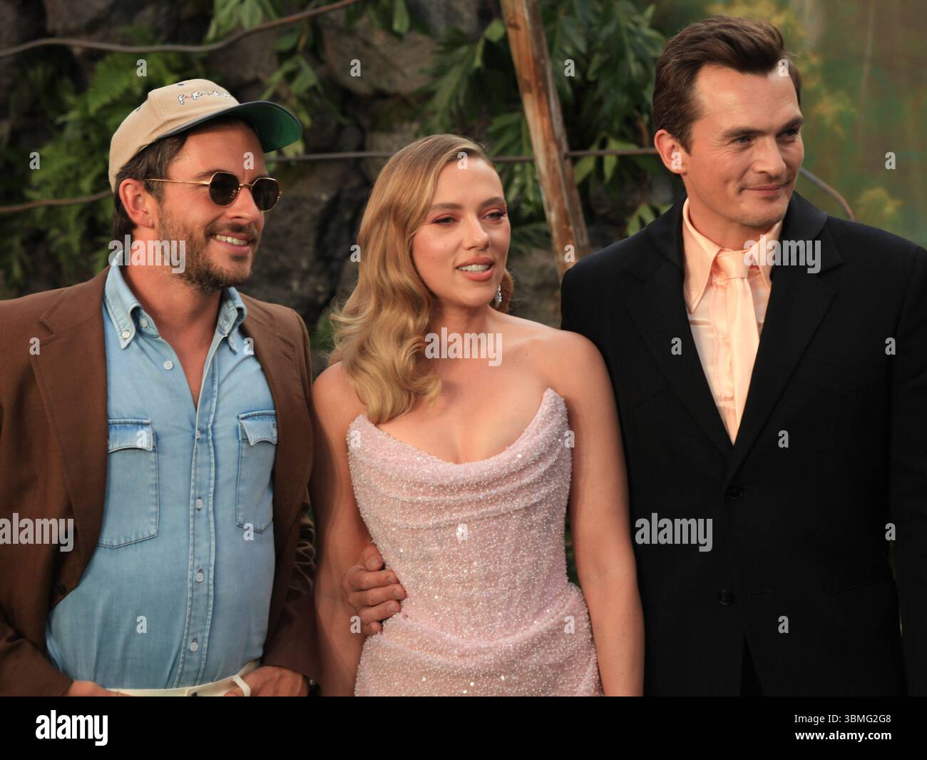 London, UK. Jonathan Bailey, Scarlett Johansson and Rupert Friend at ...