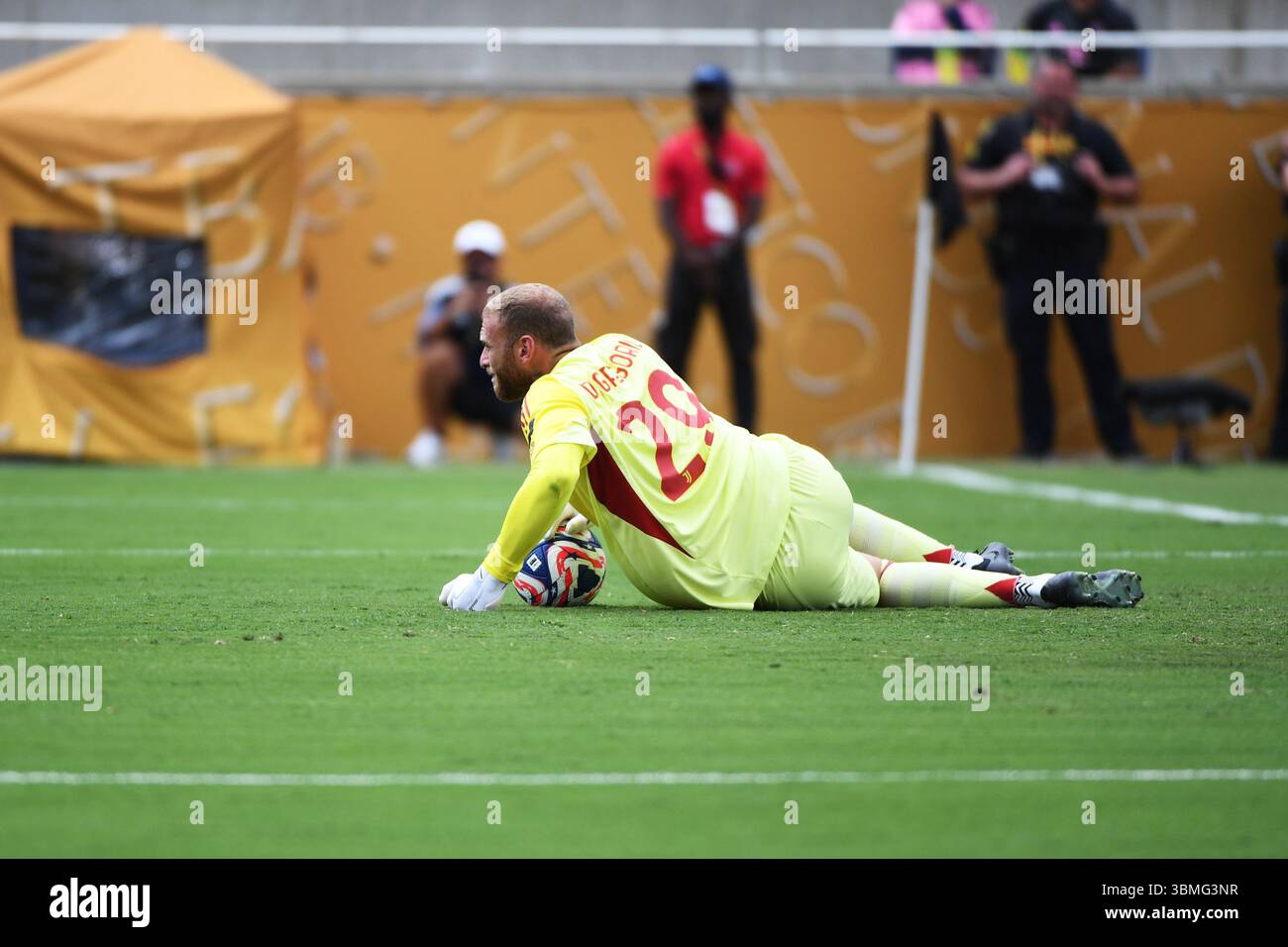 Juventus Goalkeeper Michele Di Gregorio (29) makes a save at the FIFA ...