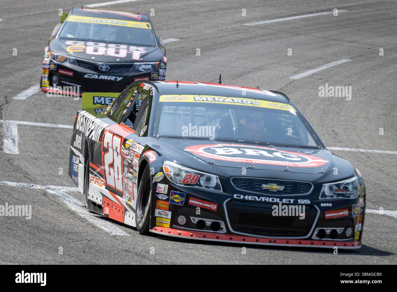 Brenden Butterbean Queen and Max Reaves Nascar Arca Menards series at ...