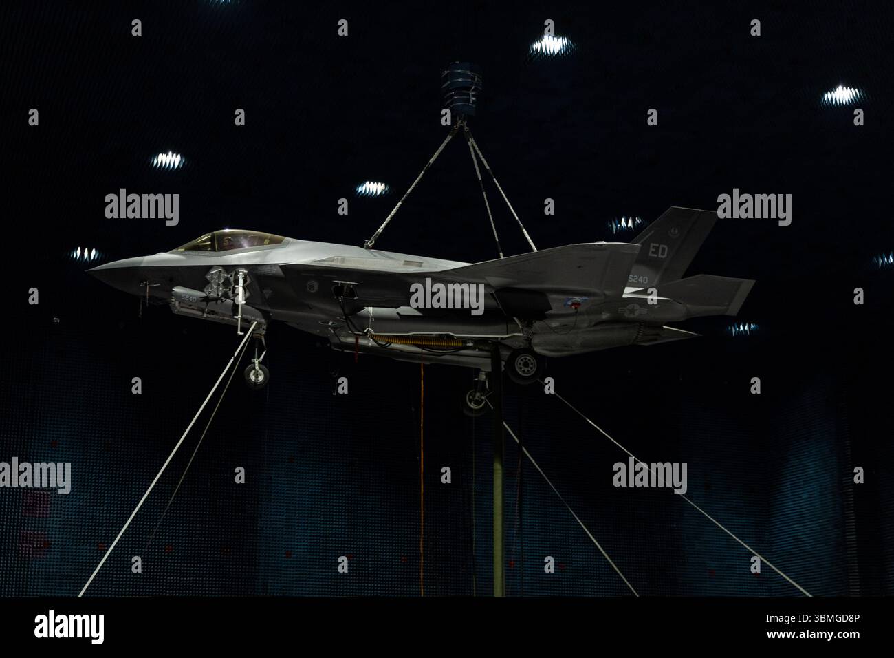 Technicians from the 772nd Test Squadron, 412th Electronic Warfare ...