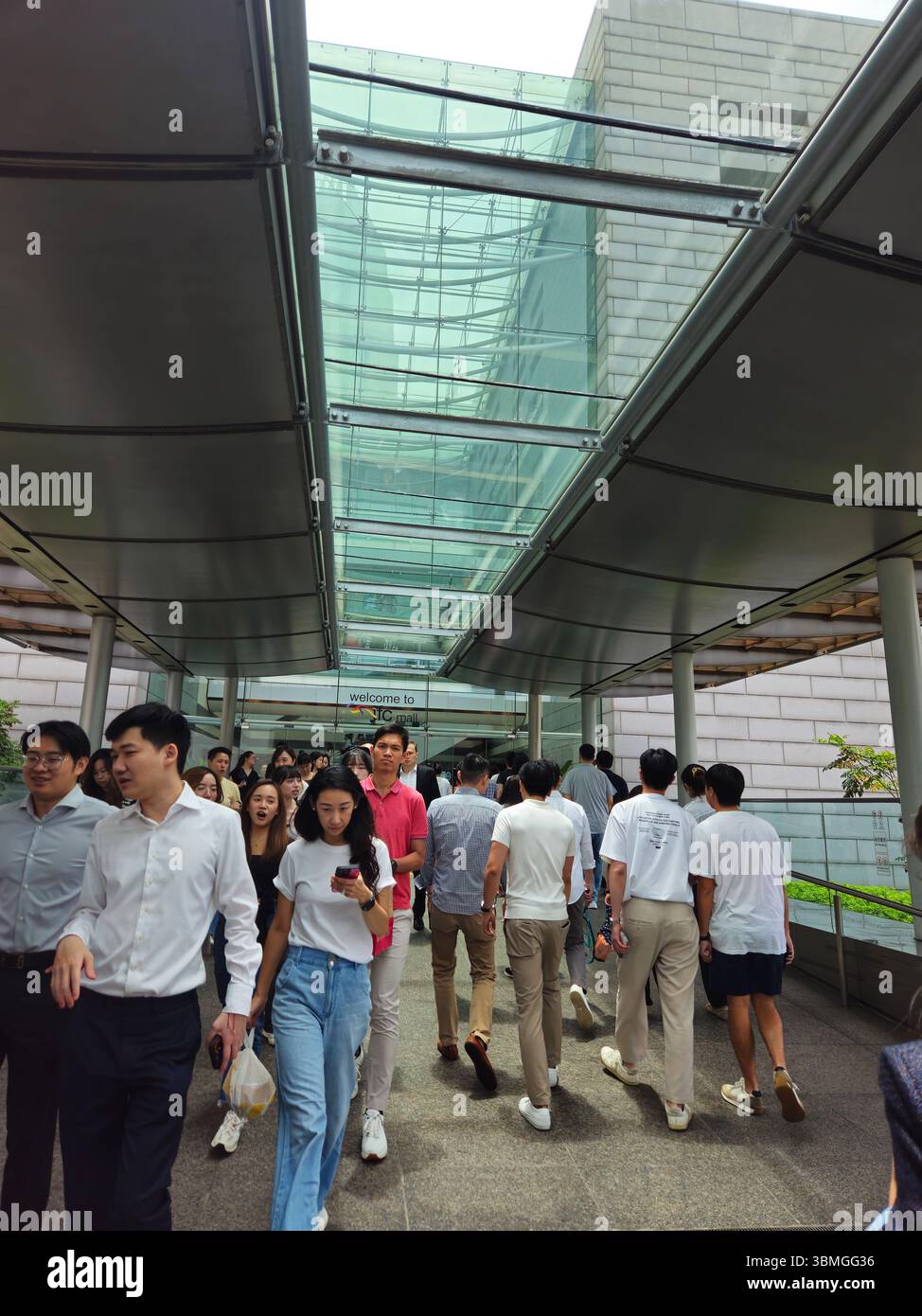 Hong Kong Glass Skywalk Commuter Flow in Central Business District ...