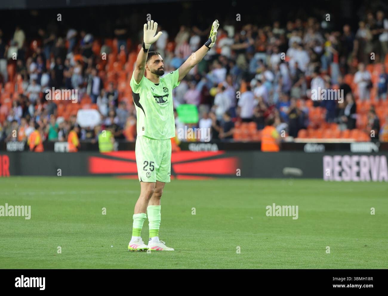 Liverpool fc international academy hi-res stock photography and images ...