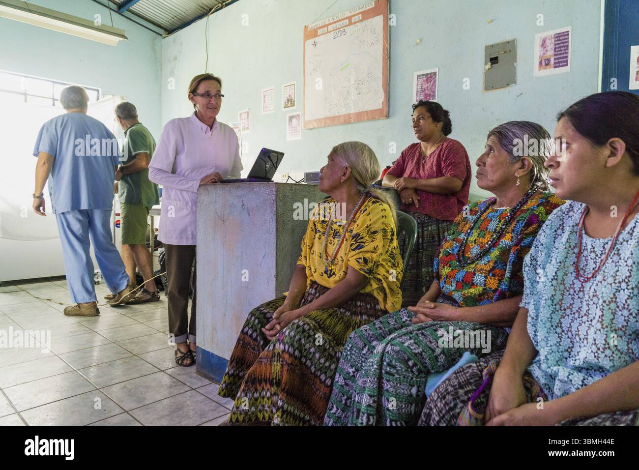 Training of indigenous midwives, health center, Lancetillo (La ...