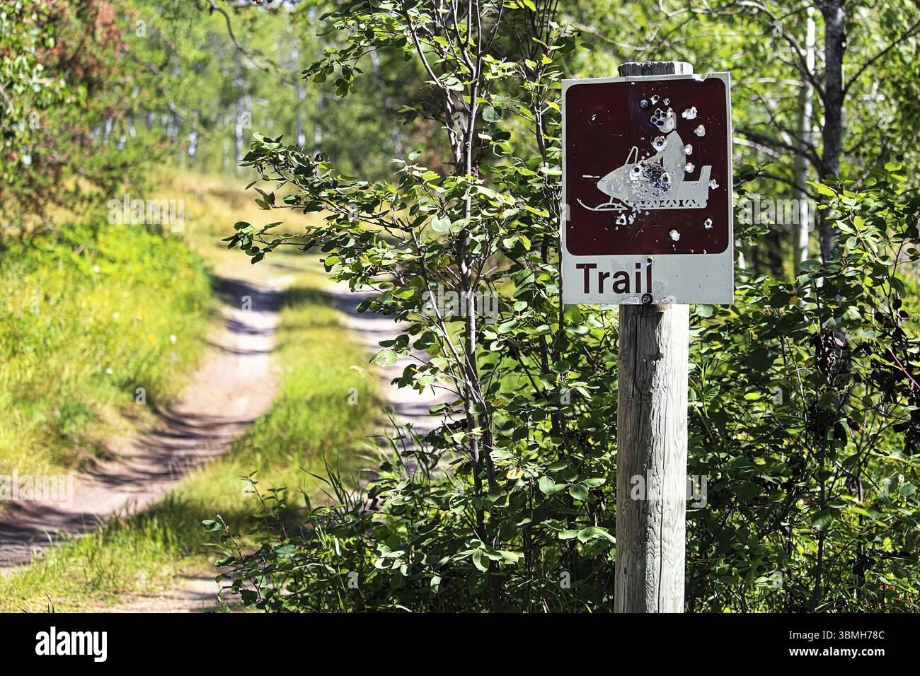Snowmobile with gun hi-res stock photography and images - Alamy