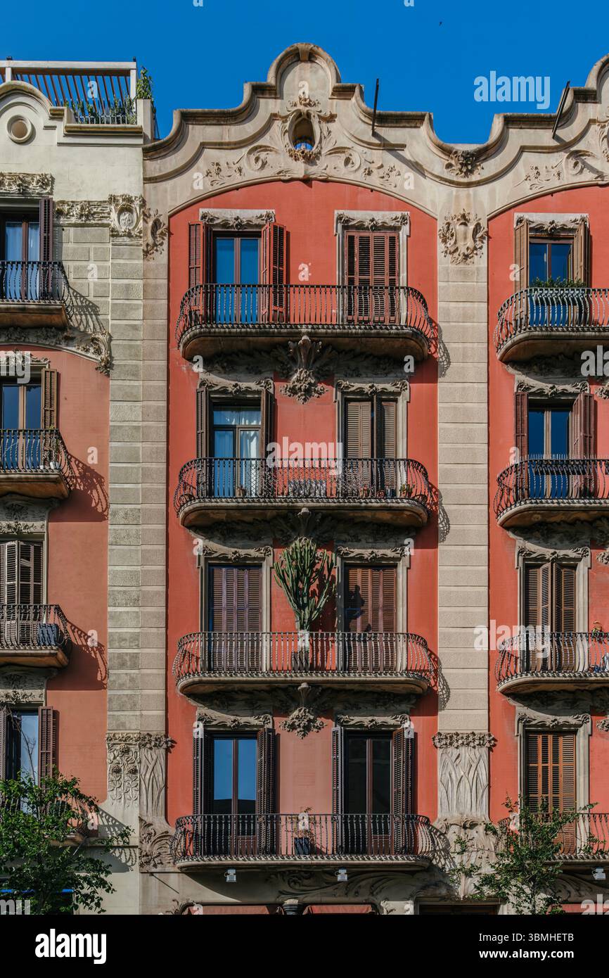Stone trim hi-res stock photography and images - Alamy