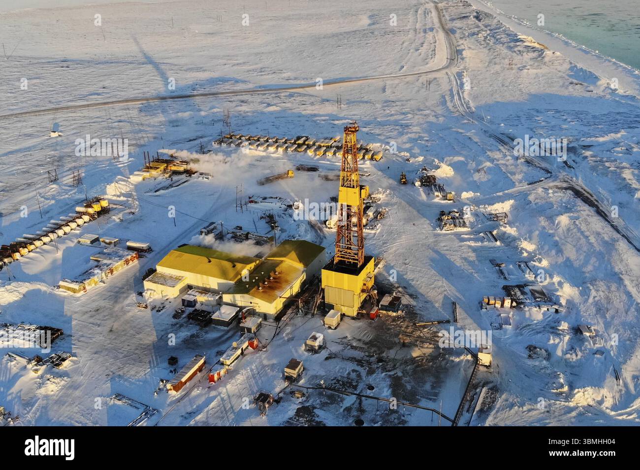 Drilling rig for oil and gas well drilling Stock Photo - Alamy