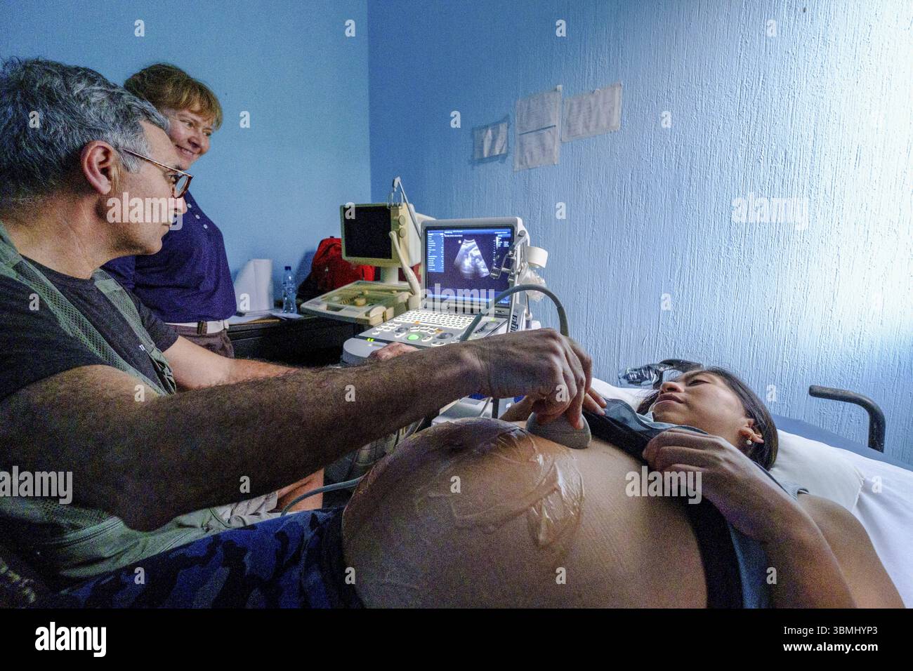 Ultrasound examination, health center, Lancetillo (La Parroquia ...