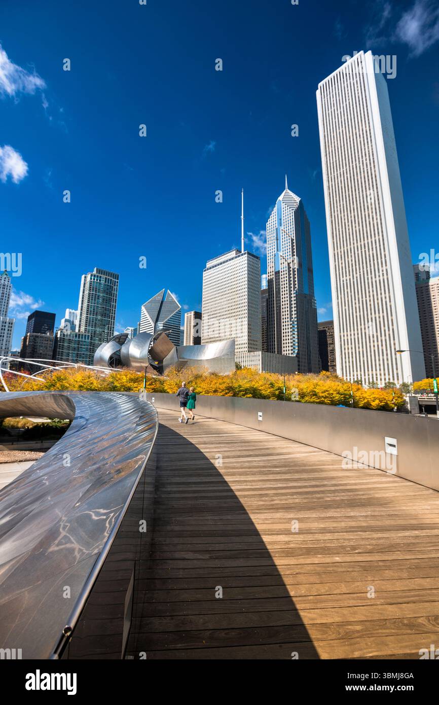 Millennium Park walkway Chicago Stock Photo - Alamy
