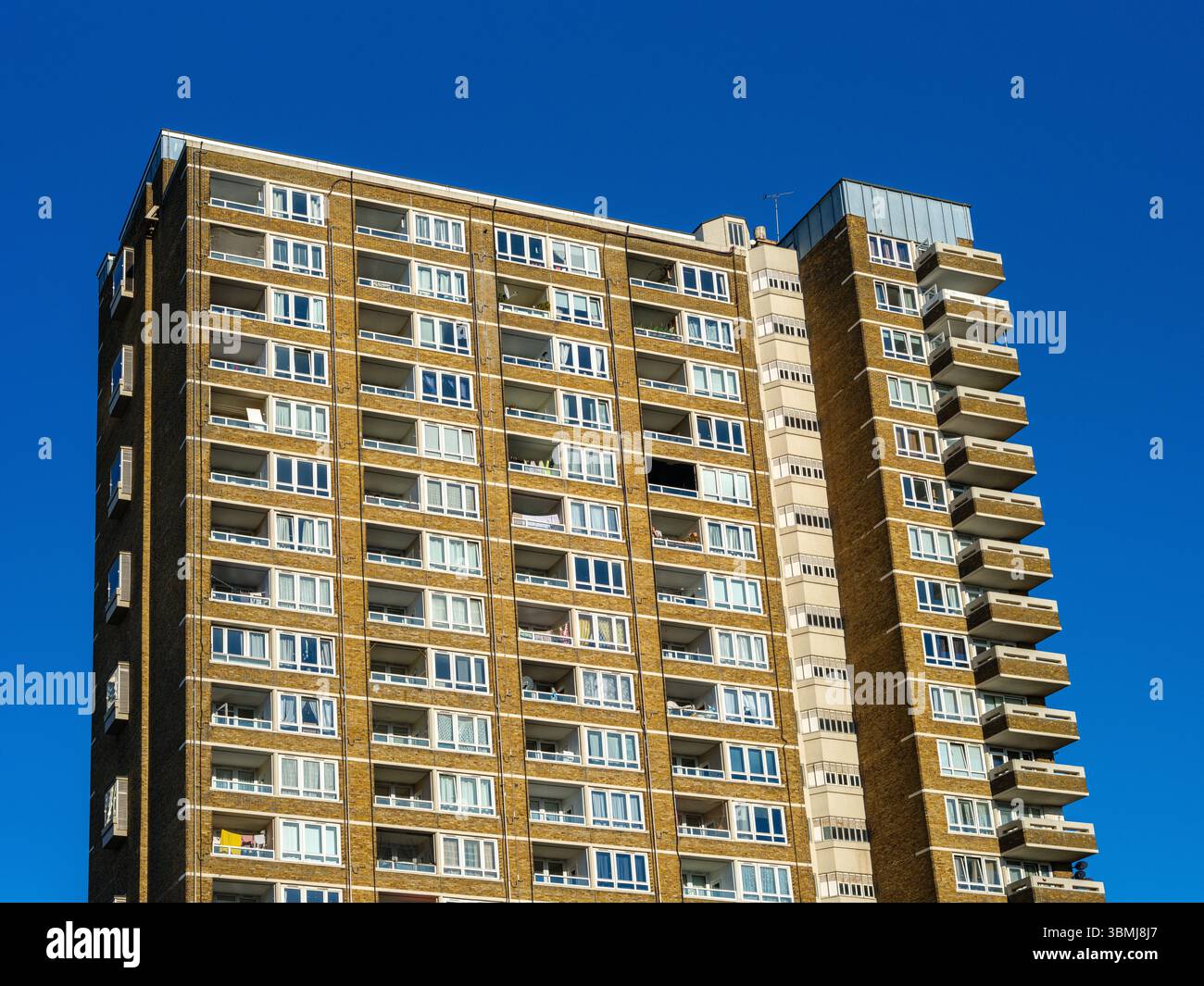 United Kingdom, London, 04 Jul 2025. High-rise public housing tower in ...