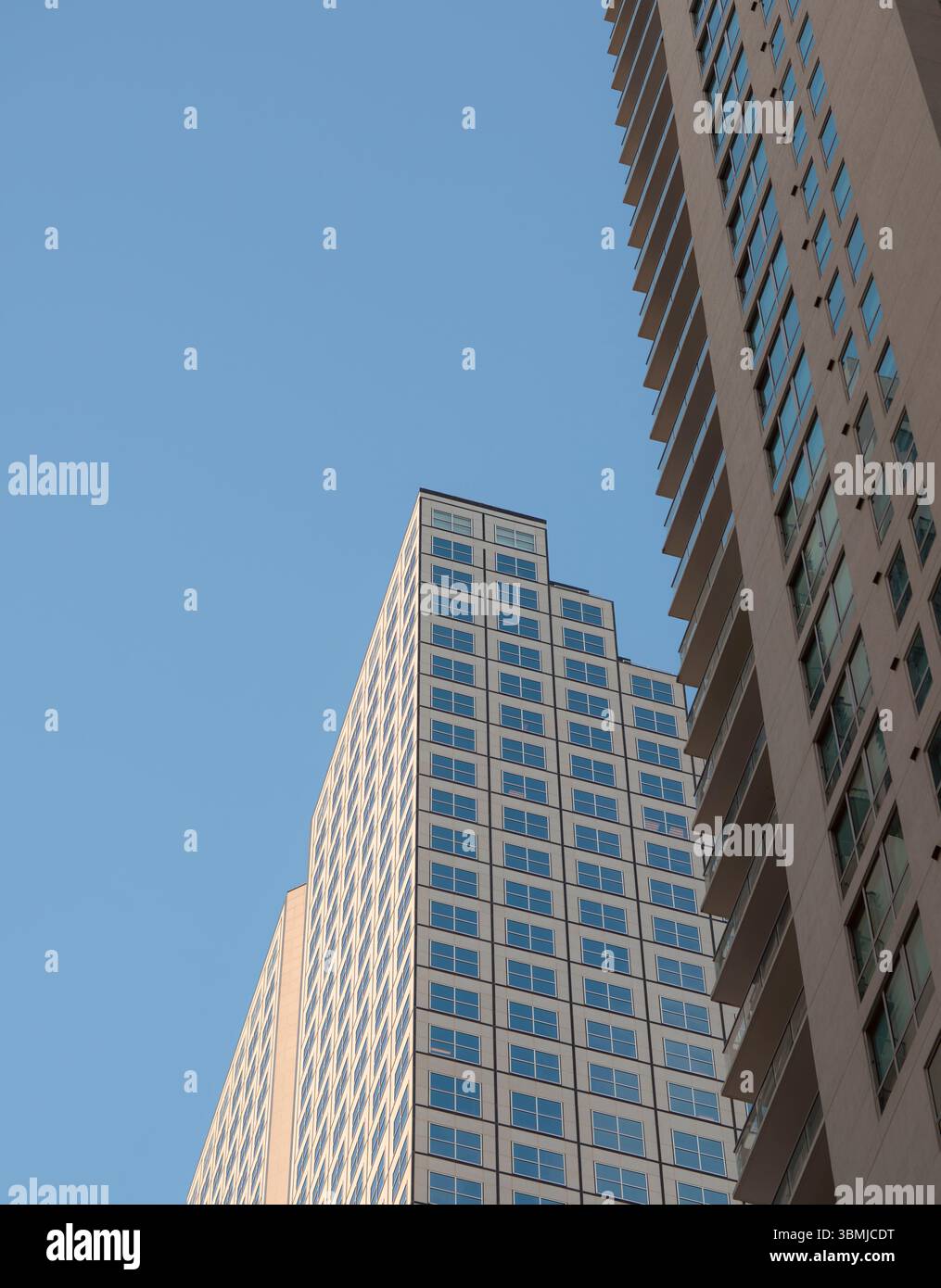 modern office building in downtown miami Stock Photo - Alamy