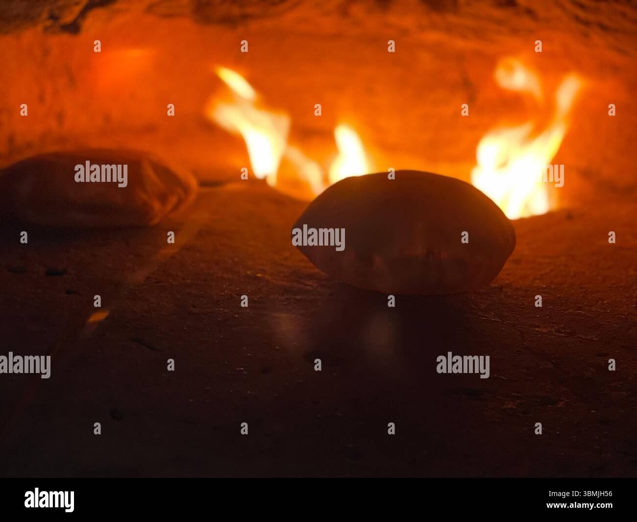 Fire burning in authentic oven hi-res stock photography and images - Alamy