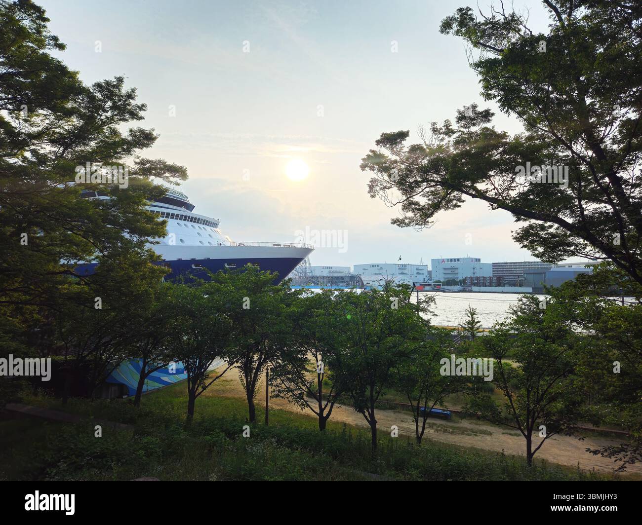 Tempozan Osaka Cruise Terminal Sunset View Stock Photo - Alamy