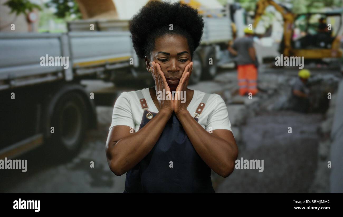 Busy urban scenario hi-res stock photography and images - Alamy