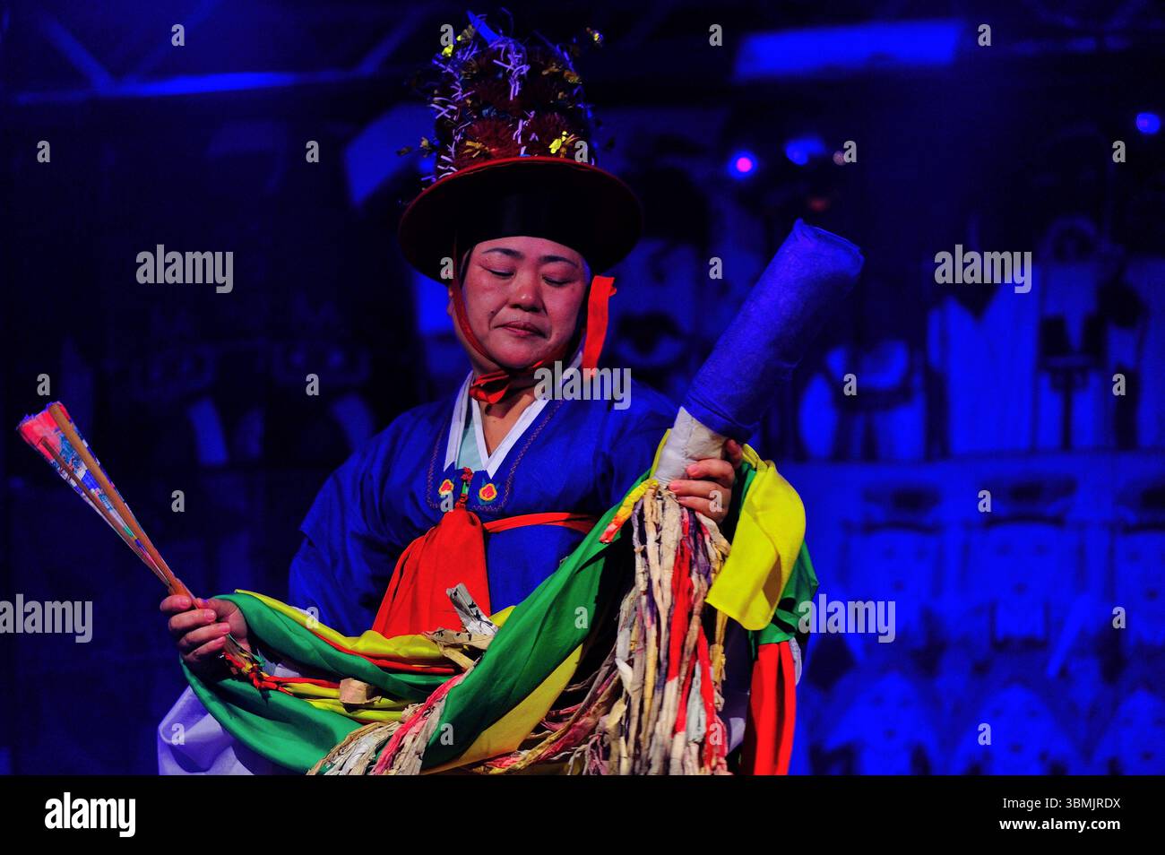 Kim Keum hwa, the most famous Korean shaman Kim Keum-hwa, Mudang, Korea ...