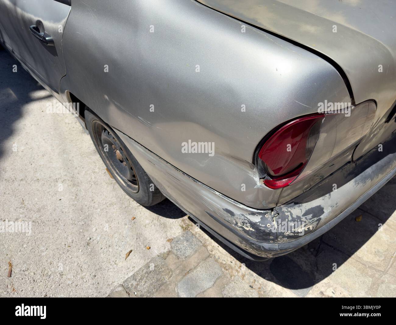 Vehicle painter on car hi-res stock photography and images - Alamy