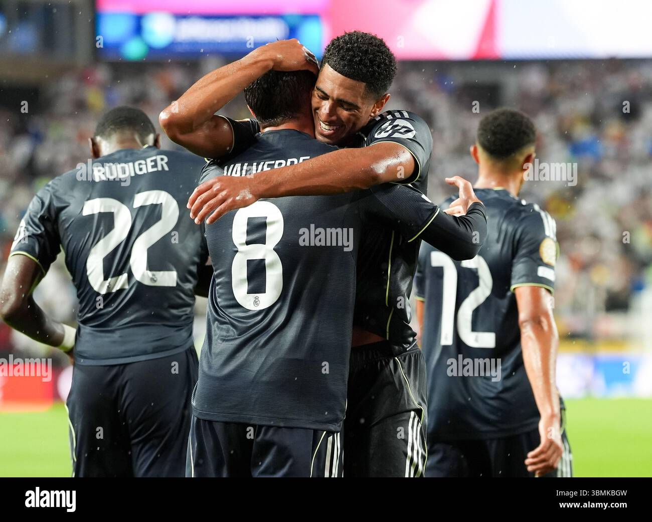 Federico Valverde (Real Madrid CF, #8) und Jude Bellingham (Real Madrid ...