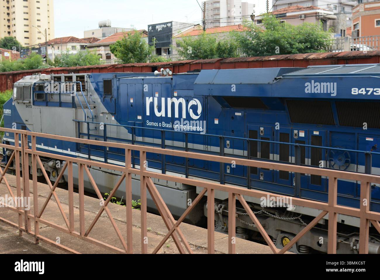 Movement freight train through city hi-res stock photography and images ...