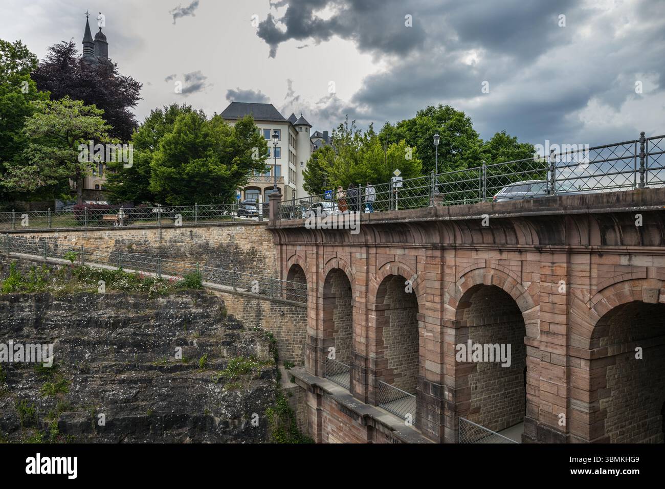 Castle bridge lead city hi-res stock photography and images - Alamy