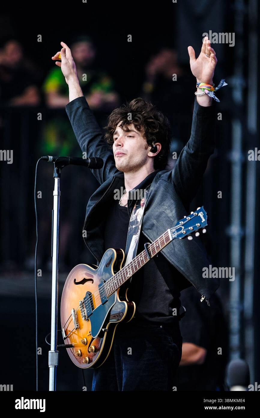 Elijah hewson on stage at glastonbury hi-res stock photography and ...