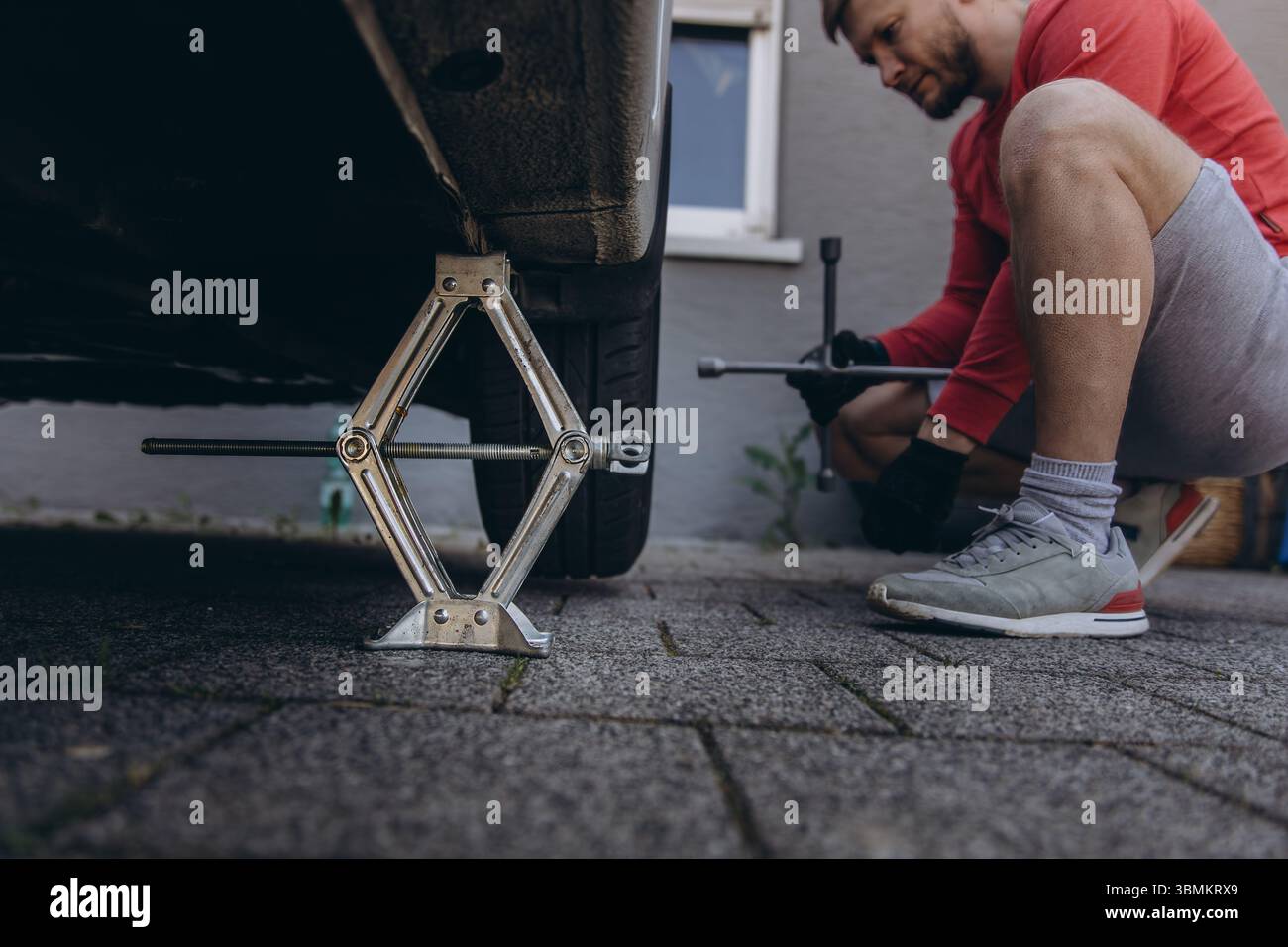 Drivewayrepair hi-res stock photography and images - Alamy
