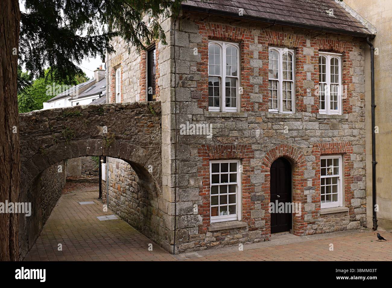 House arched windows in hi-res stock photography and images - Alamy
