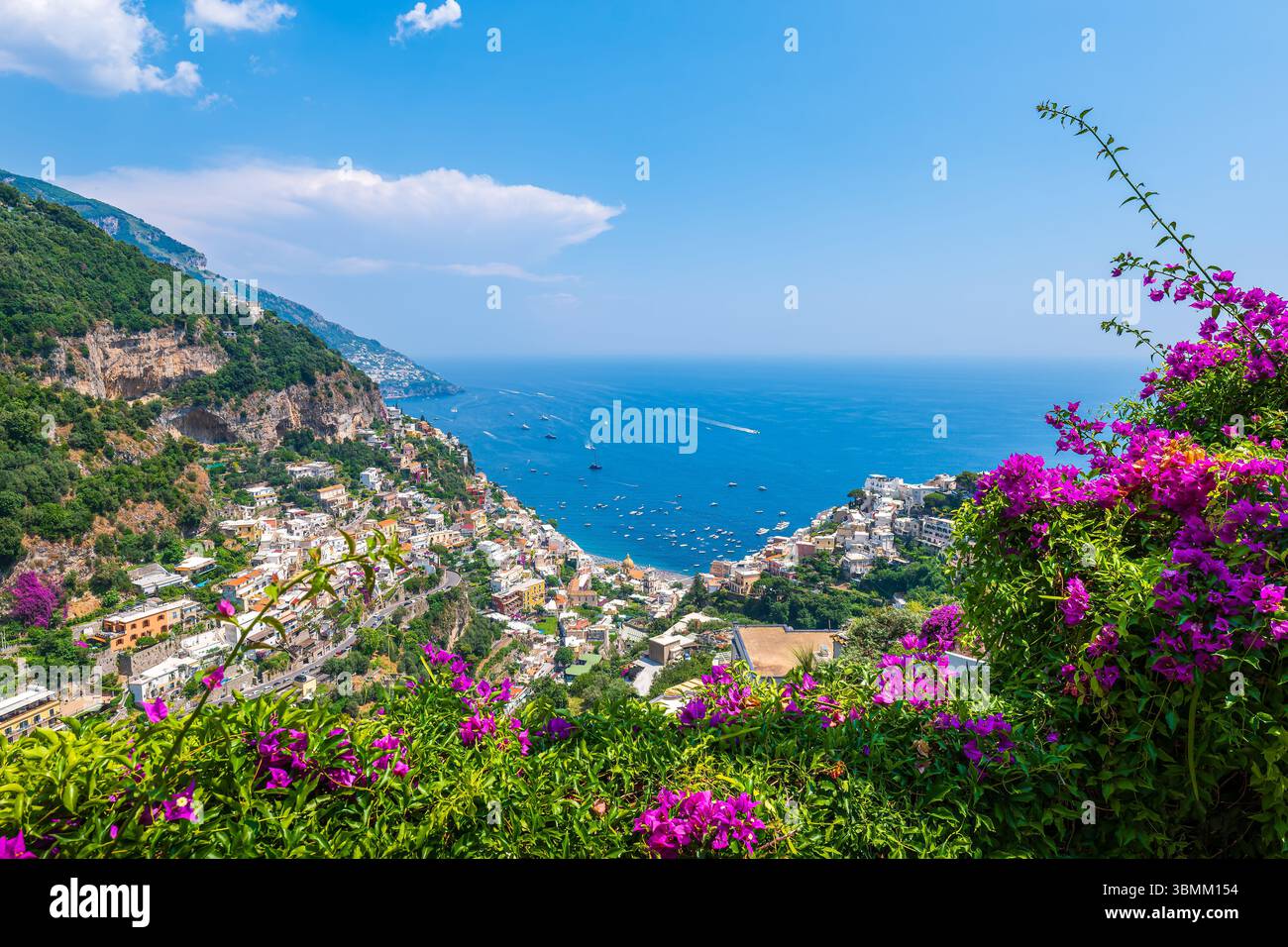 Scenic view of the colorful cliffside town of Positano on the Amalfi ...