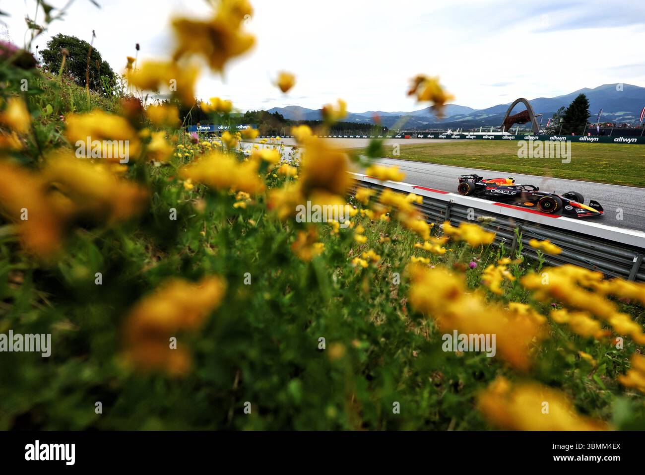 Spielberg, Austria. 27th June, 2025. Yuki Tsunoda (JPN) Red Bull Racing RB21. 27.06.2025 ...