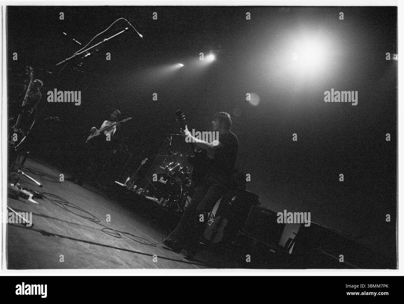 Fans british music band Cut Out Stock Images & Pictures - Alamy