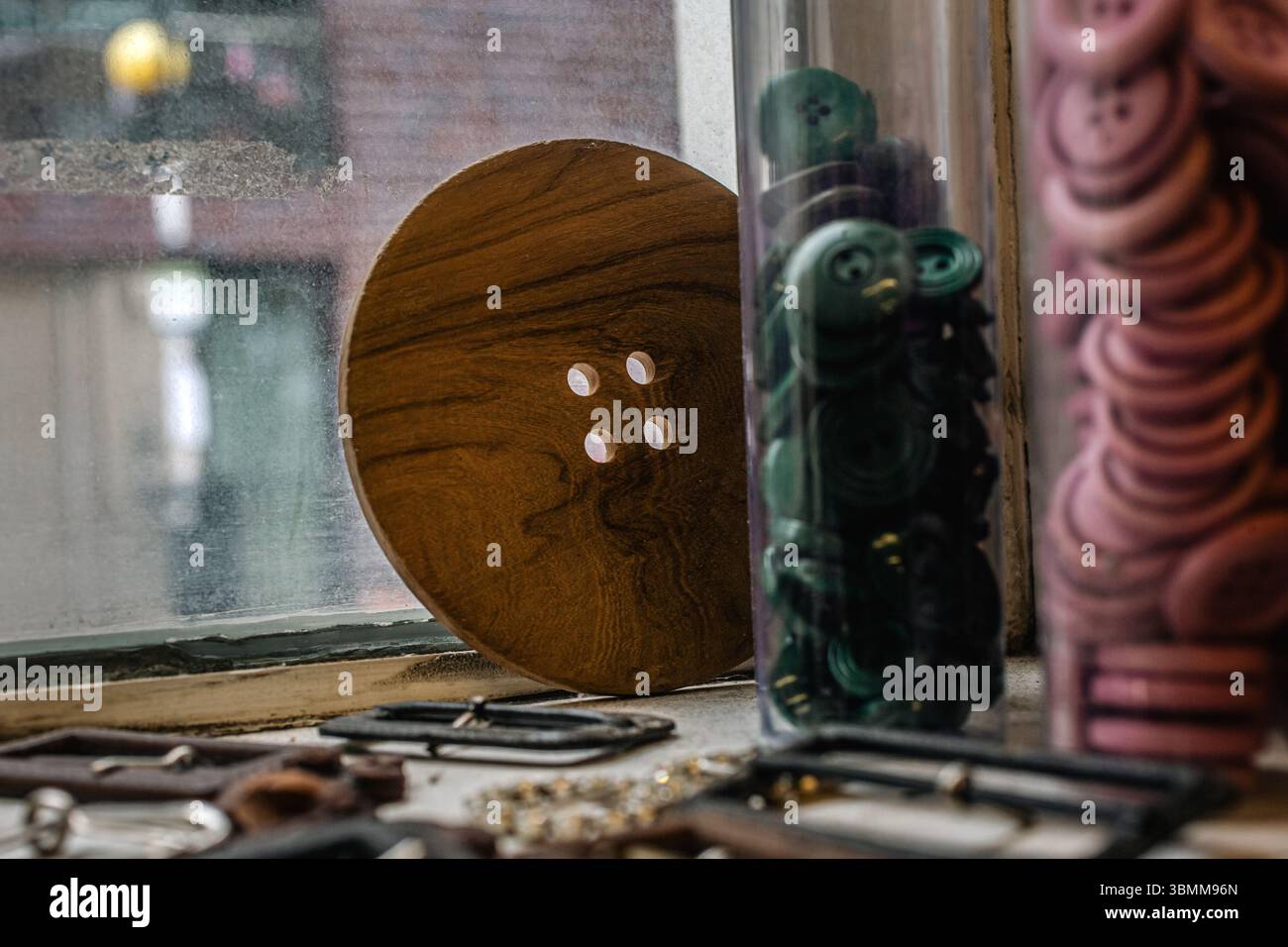 Tailoring shop hi-res stock photography and images - Alamy