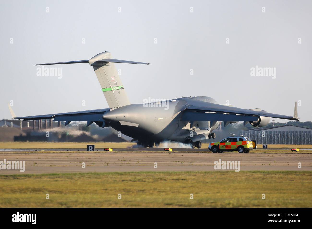 17 globemaster iii mcchord hi-res stock photography and images - Alamy