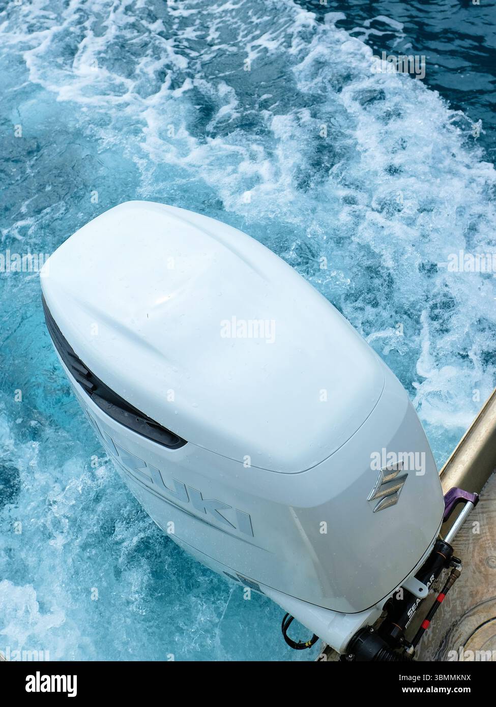 300 hp v6 hi-res stock photography and images - Alamy