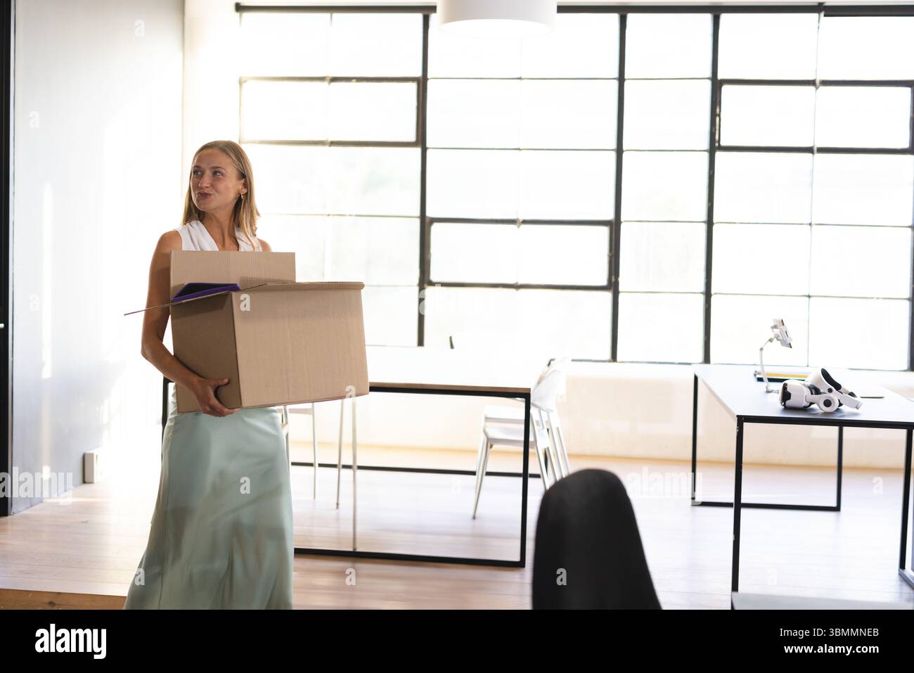Open work cardboard folders hi-res stock photography and images - Alamy