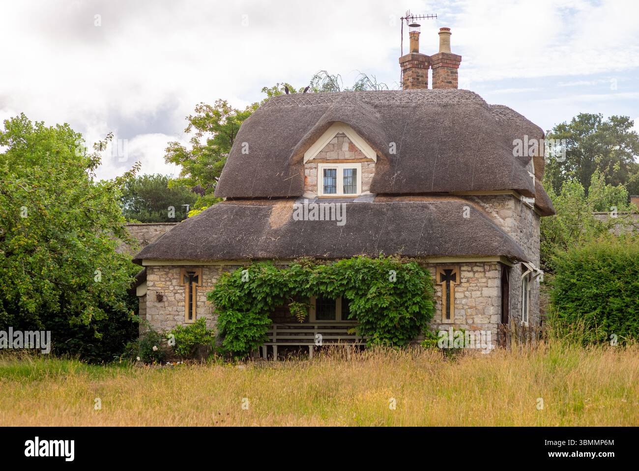 Cottages in national trust hi-res stock photography and images - Alamy