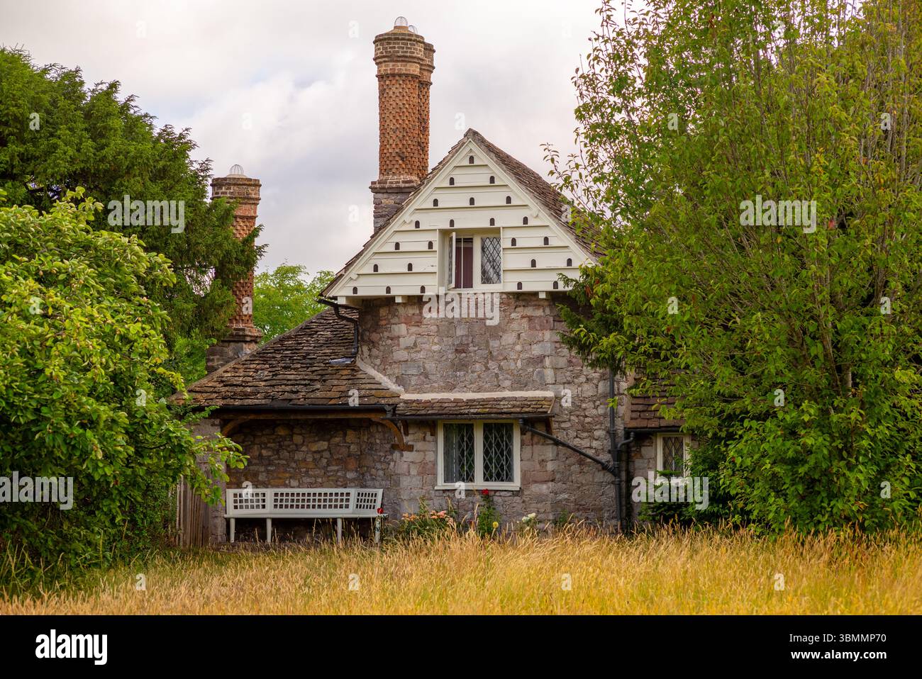 Cottages in national trust hi-res stock photography and images - Alamy