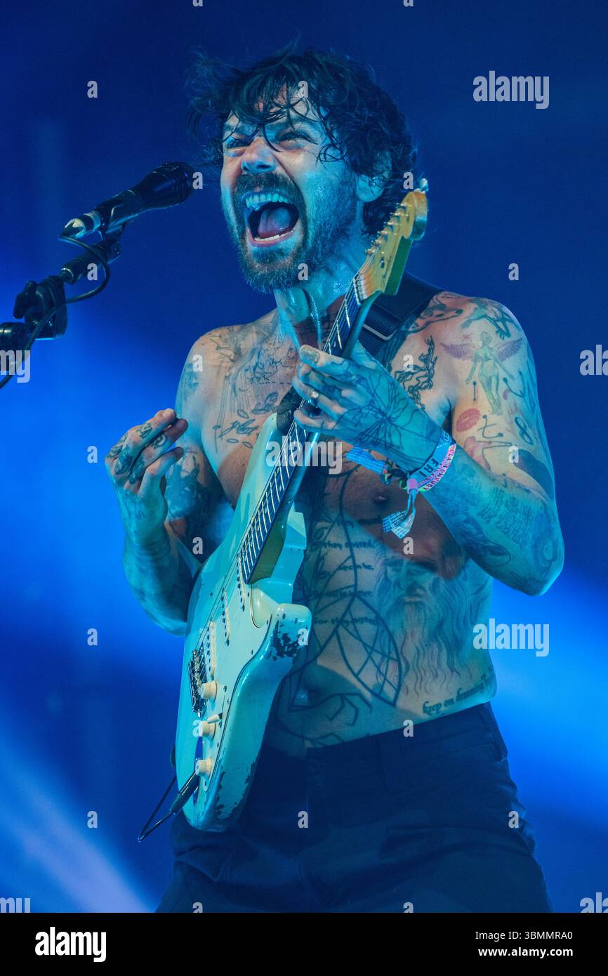 Glastonbury, UK. 27th June, 2025. Simon Neil of Biffy Clyro on the ...