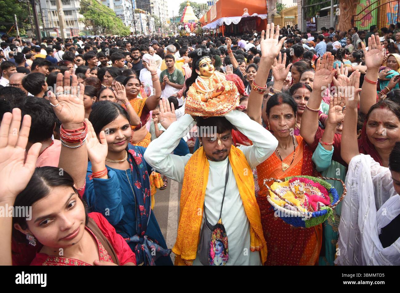 PATNA, INDIA - JUNE 27: Devotees take part in Rath Yatra of lord ...
