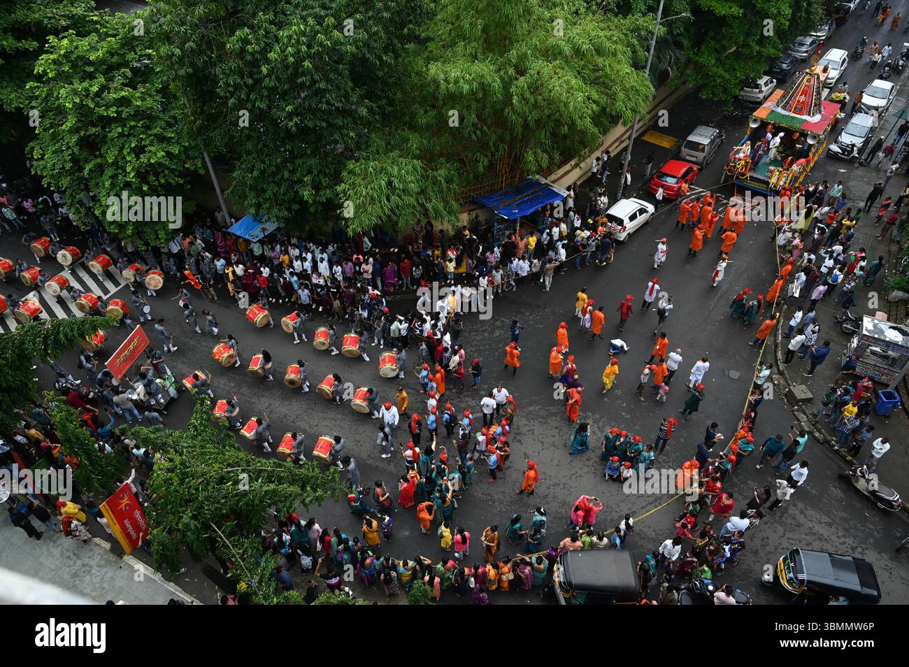 NAVI MUMBAI, INDIA - JUNE 27: Devotees pull chariot of Lord Jagannath ...