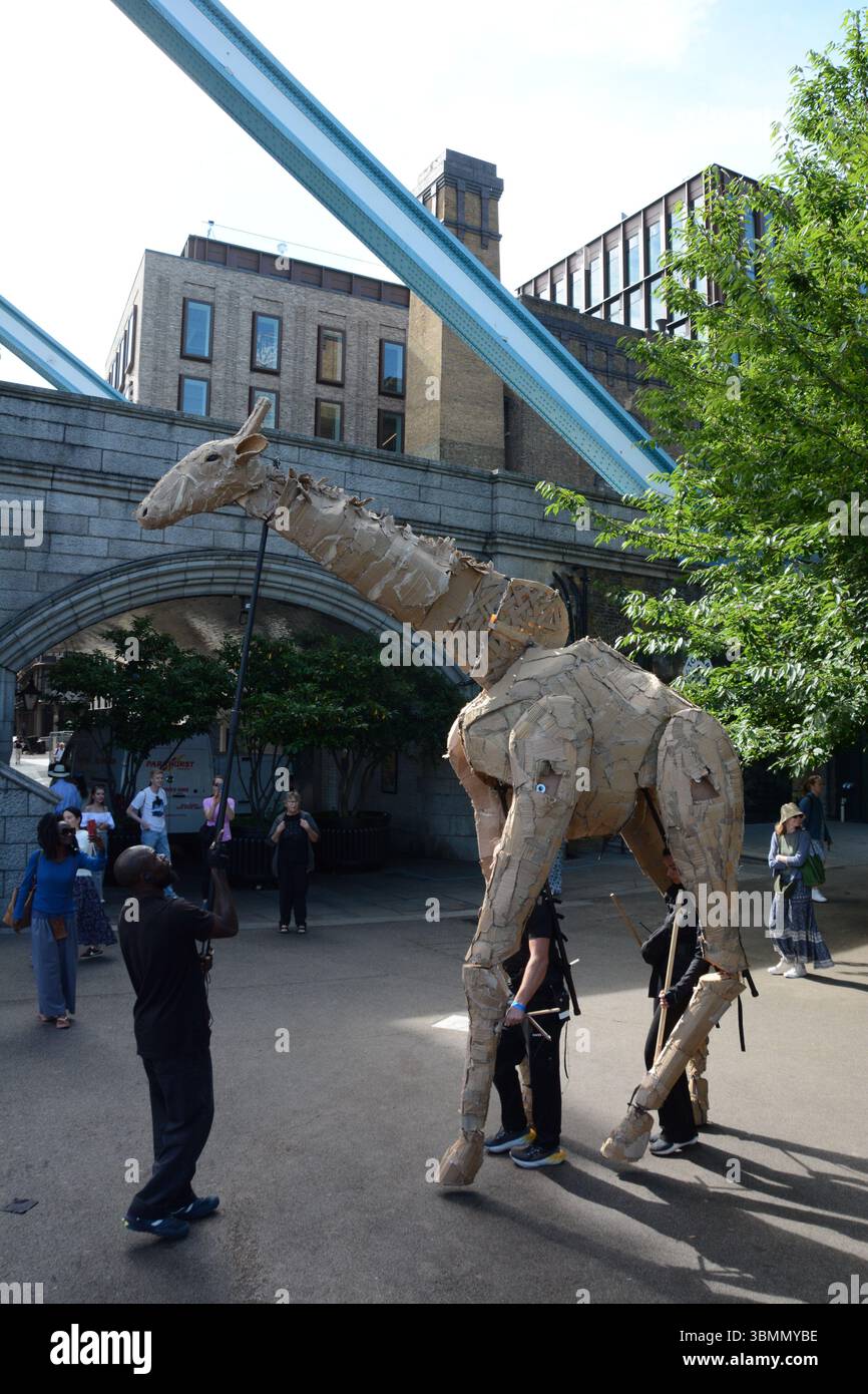 The Cardboard Animals that form The Herds paid a visit to Tower Bridge ...