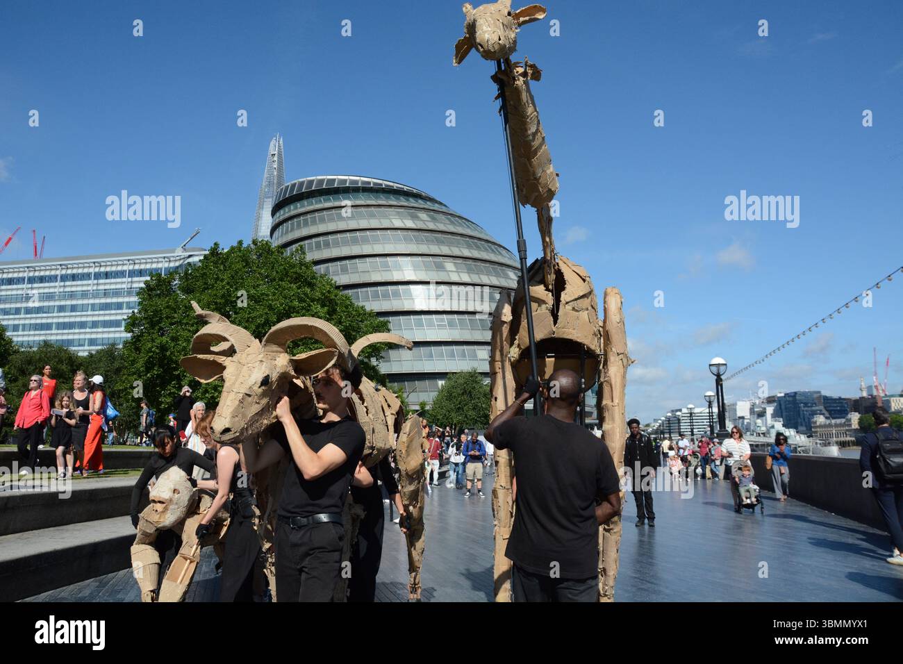 The Cardboard Animals that form The Herds paid a visit to Tower Bridge ...