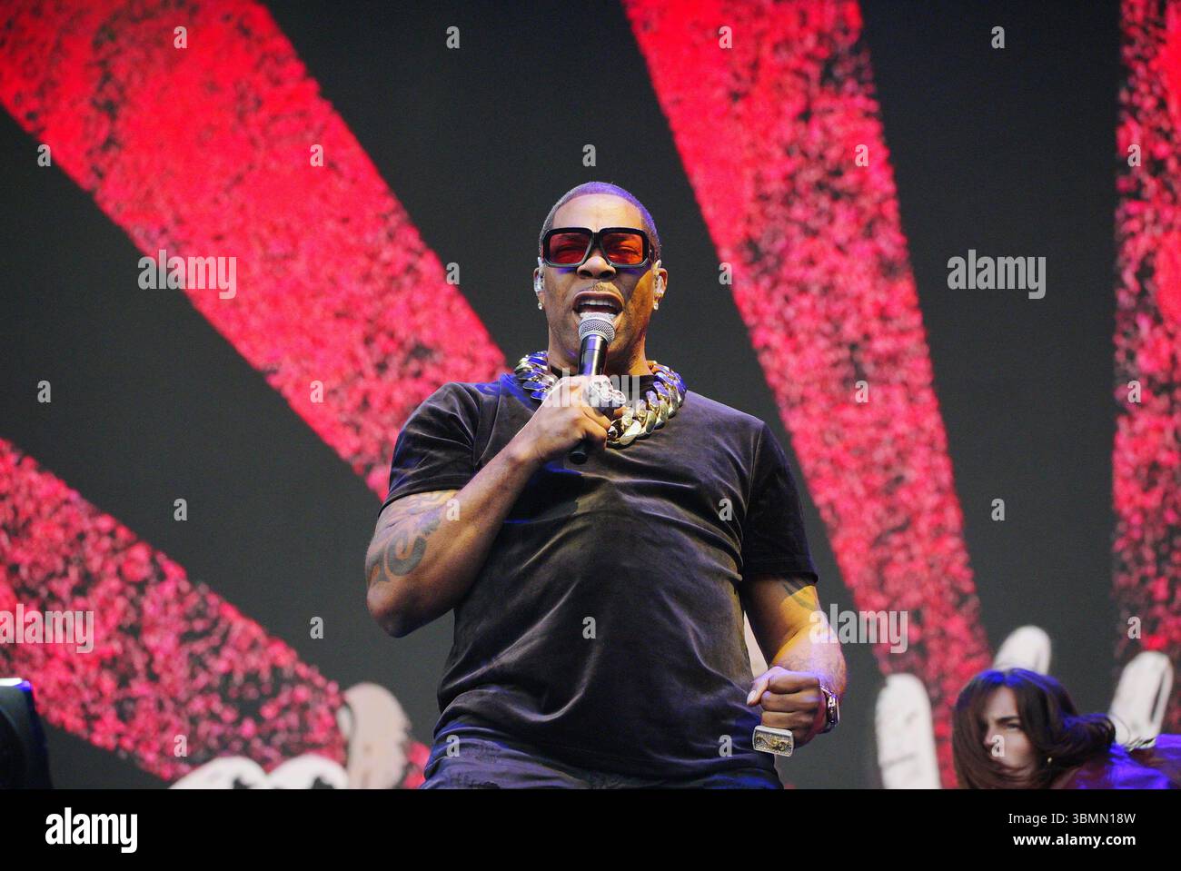 RETRANSMITTING CORRECT NAME FROM BUSTER RHYMES TO BUSTA RHYMES CORRECT ...