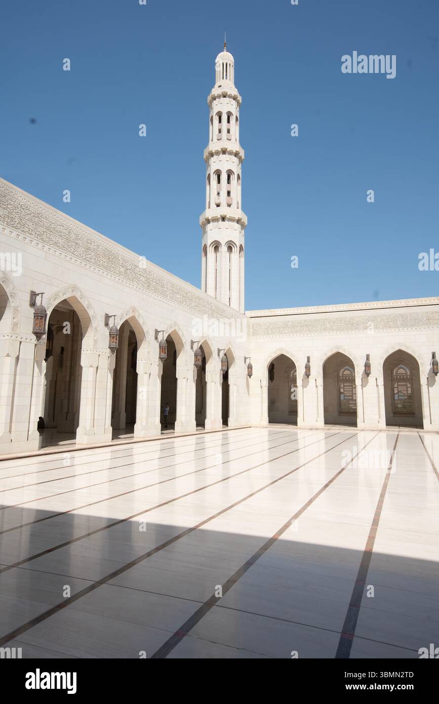 Muscat, Oman, Sultan Qaboos Grand Mosque Stock Photo - Alamy