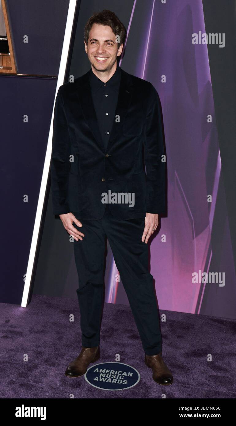 2025 American Music Awards Red Carpet Arrivals at Fontainebleau Las ...