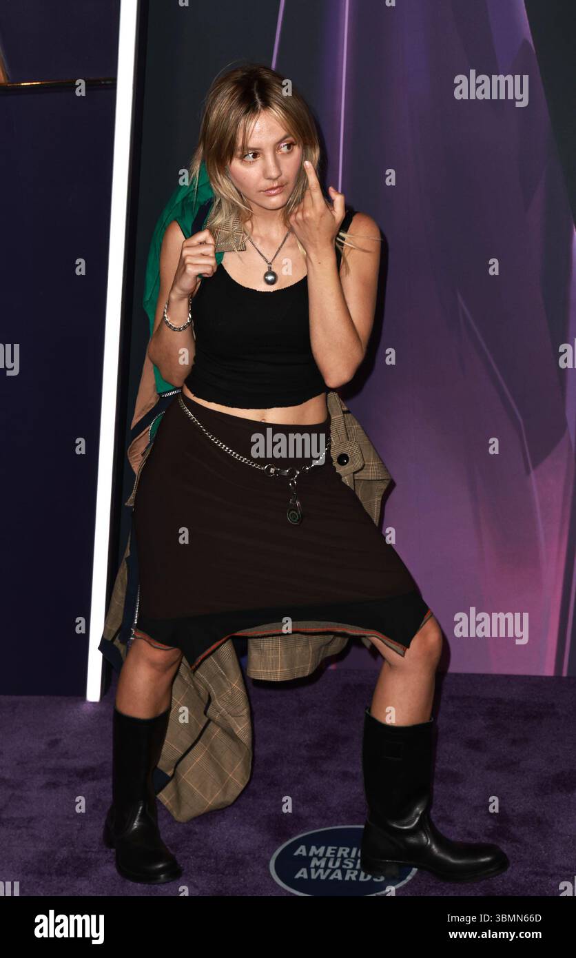 2025 American Music Awards Red Carpet Arrivals at Fontainebleau Las Vegas Featuring: Dora Jar ...