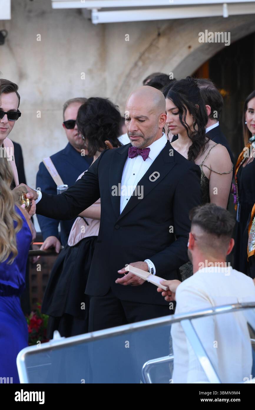 guest Jeff Bezos and Lauren Sànchez Wedding Celebrities at Gritti ...